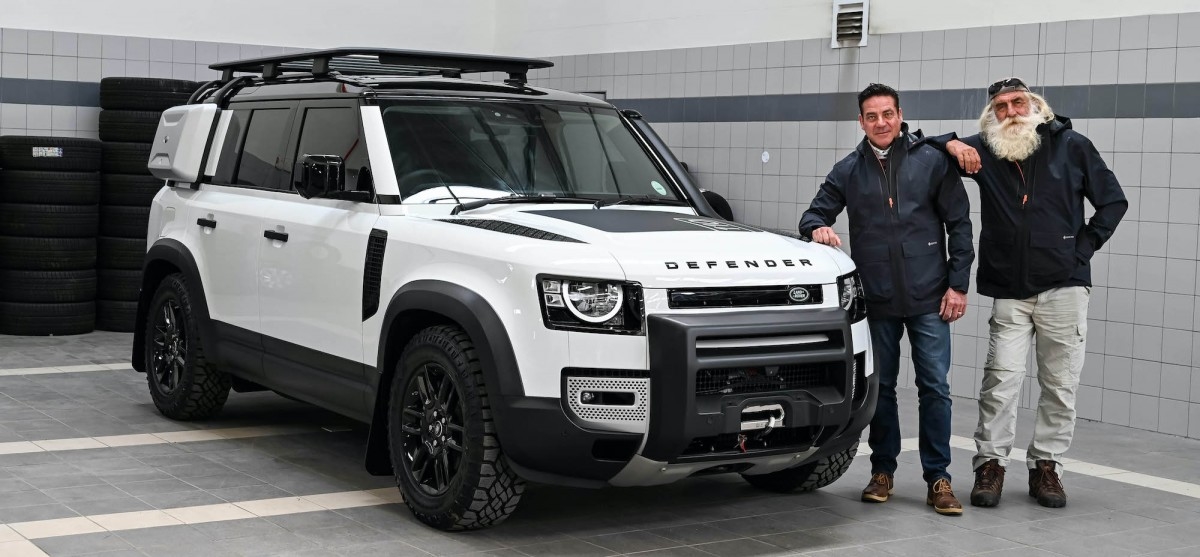 KINGSLEY HOLGATE FOUNDATION REUNITED WITH LAND ROVER DEFENDER - Hypress ...
